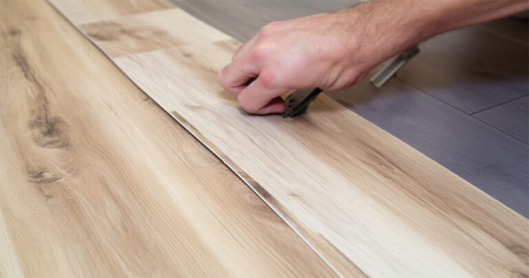 3 Steps to "How to repair a damaged vinyl flooring plank"